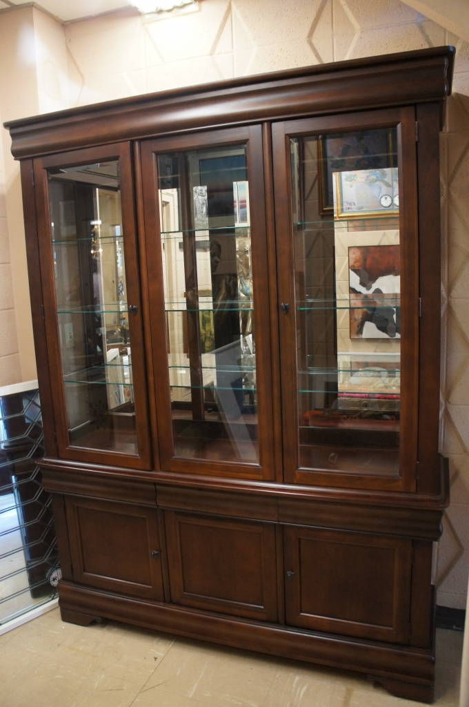Broyhill China Hutch