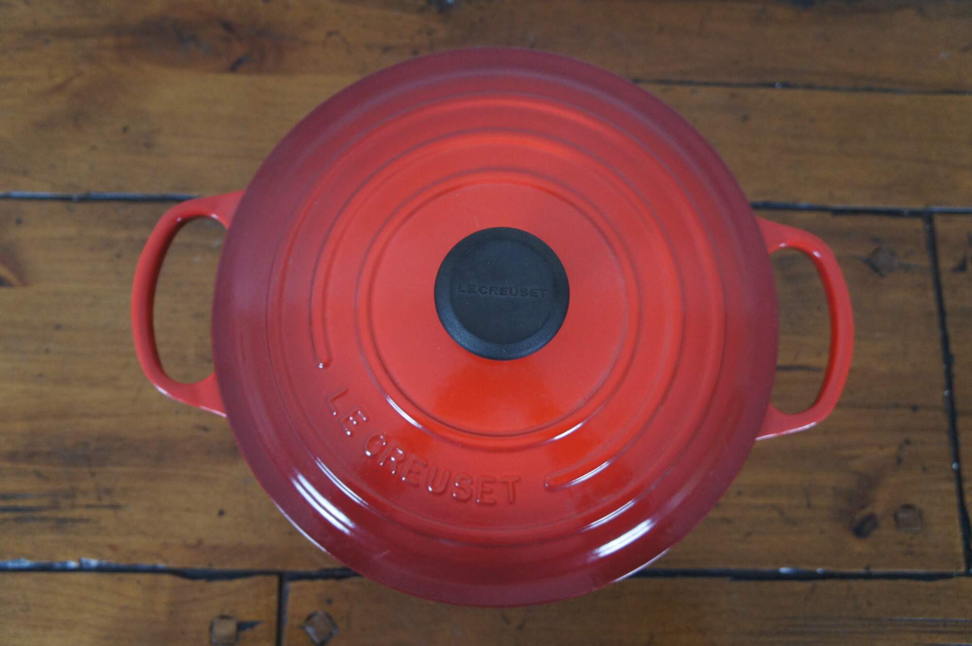 Le Creuset 26 Cerise Red Enameled Cast Iron 5 5 Qt Dutch Oven Stock Pot 14 Le Creuset 26 Cerise Red Enameled Cast Iron 5 5 Qt Dutch Oven Stock Pot 14