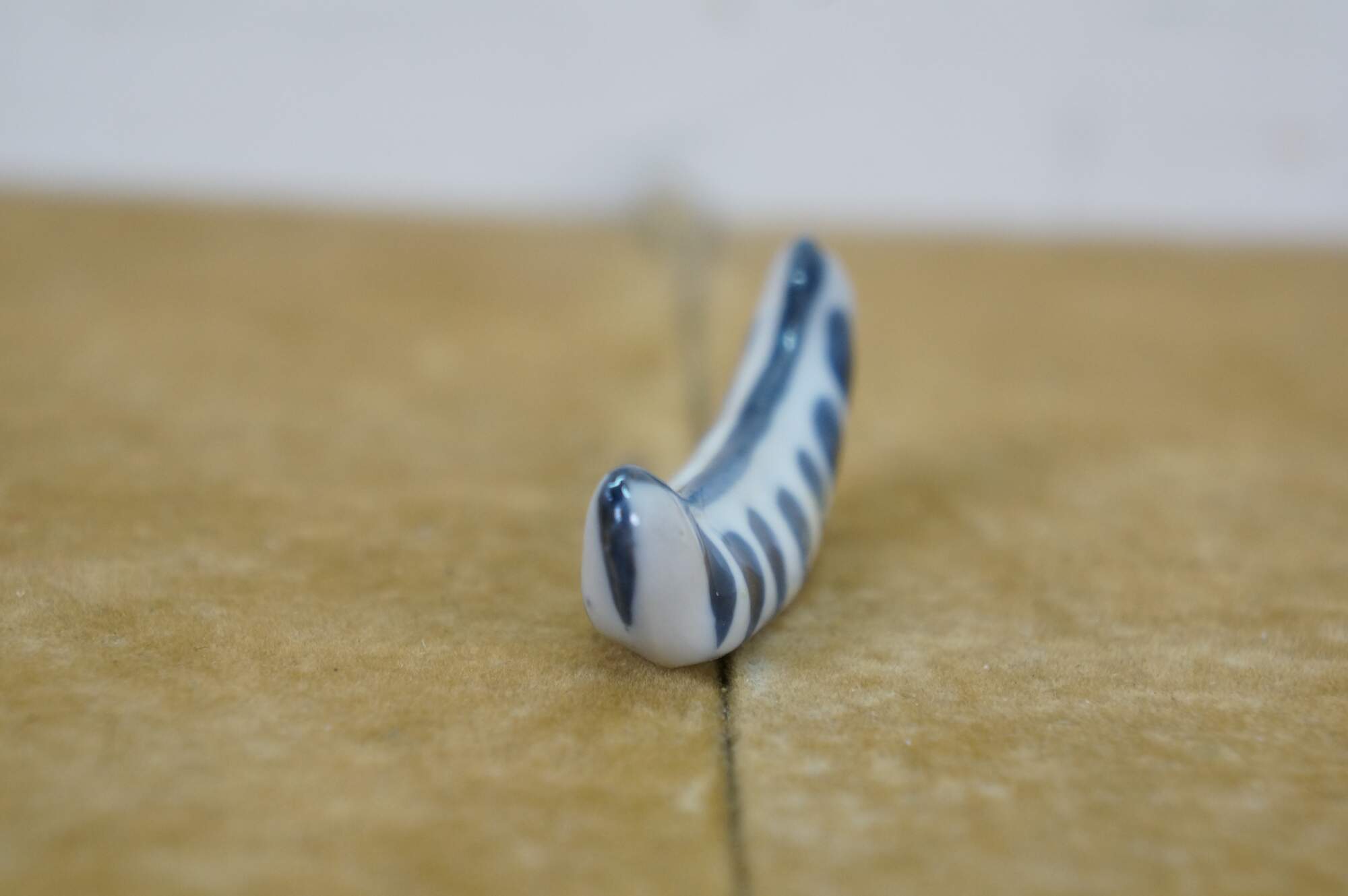 8 Blue & White Porcelain Pea Pod Chopstick Knife Rests 2.25"
